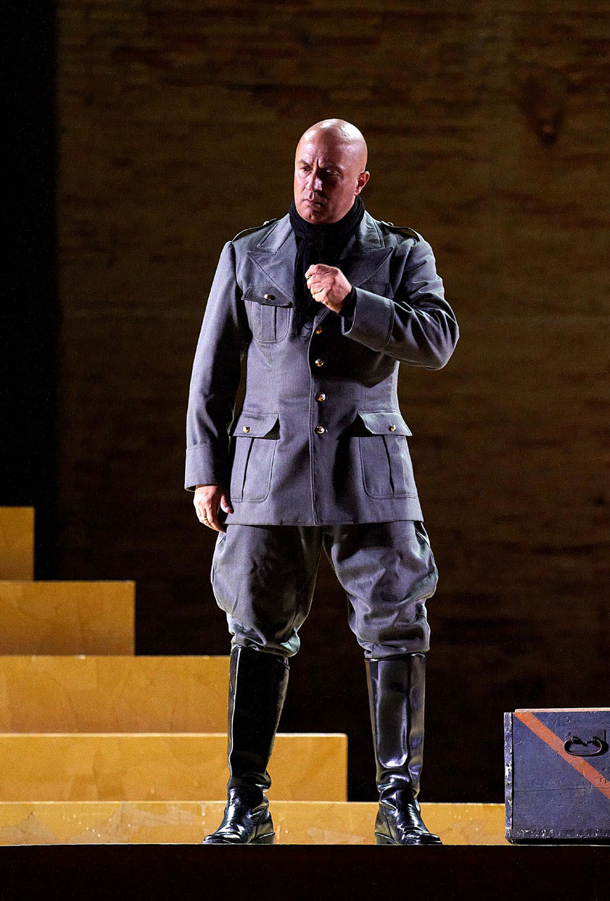 Il baritono Marco Di Felice canta domani allo Sferisterio nell'opera La ...